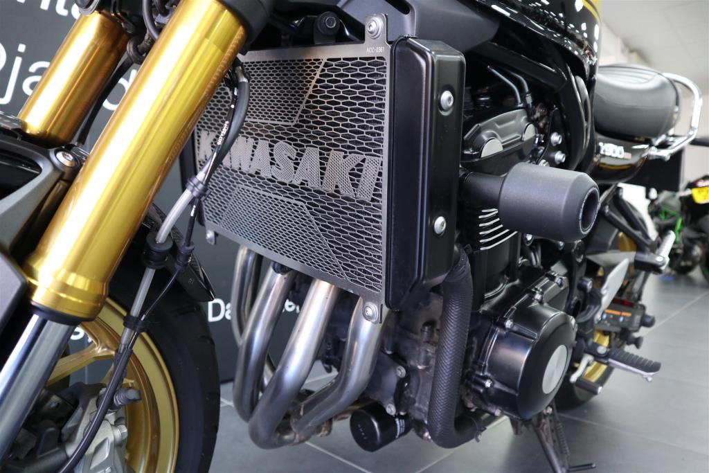 Kawasaki Z900 RS Yellow Ball, One Owner, Manufacturers Warranty Until ...