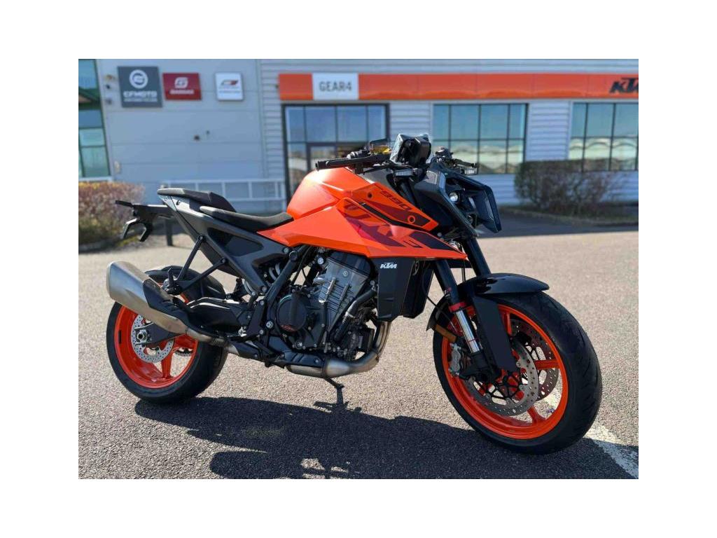 KTM 990 DUKE '24 990 DUKE ORANGE - Gear 4 Motorcycles