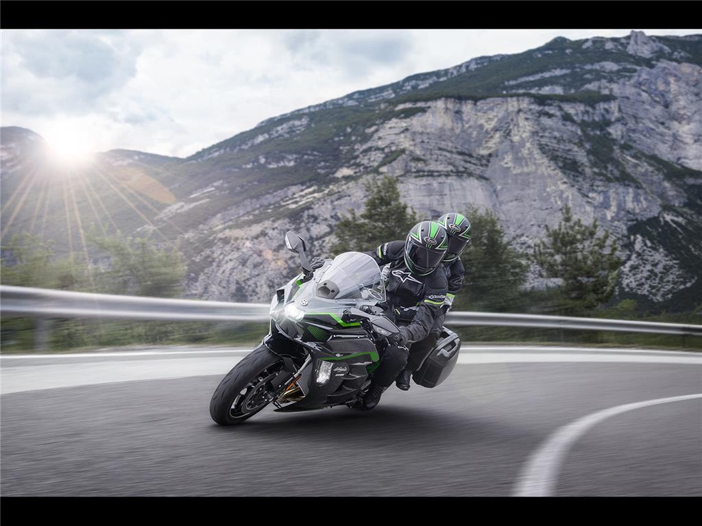 2026 Ninja H2 SX SE Performance Tourer - Alf's Motorcycles