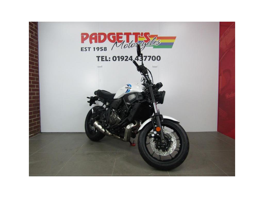 New Yamaha XSR700 ABS WHITE & BLUE - Padgett's Motorcycles
