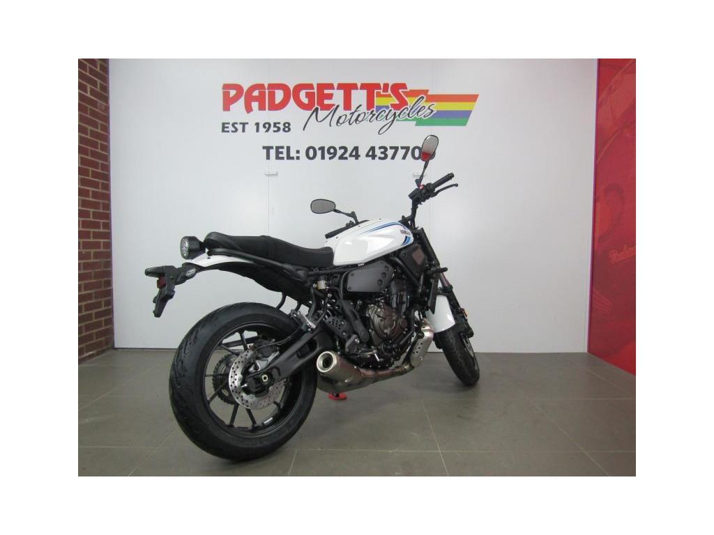 New Yamaha XSR700 ABS WHITE & BLUE - Padgett's Motorcycles